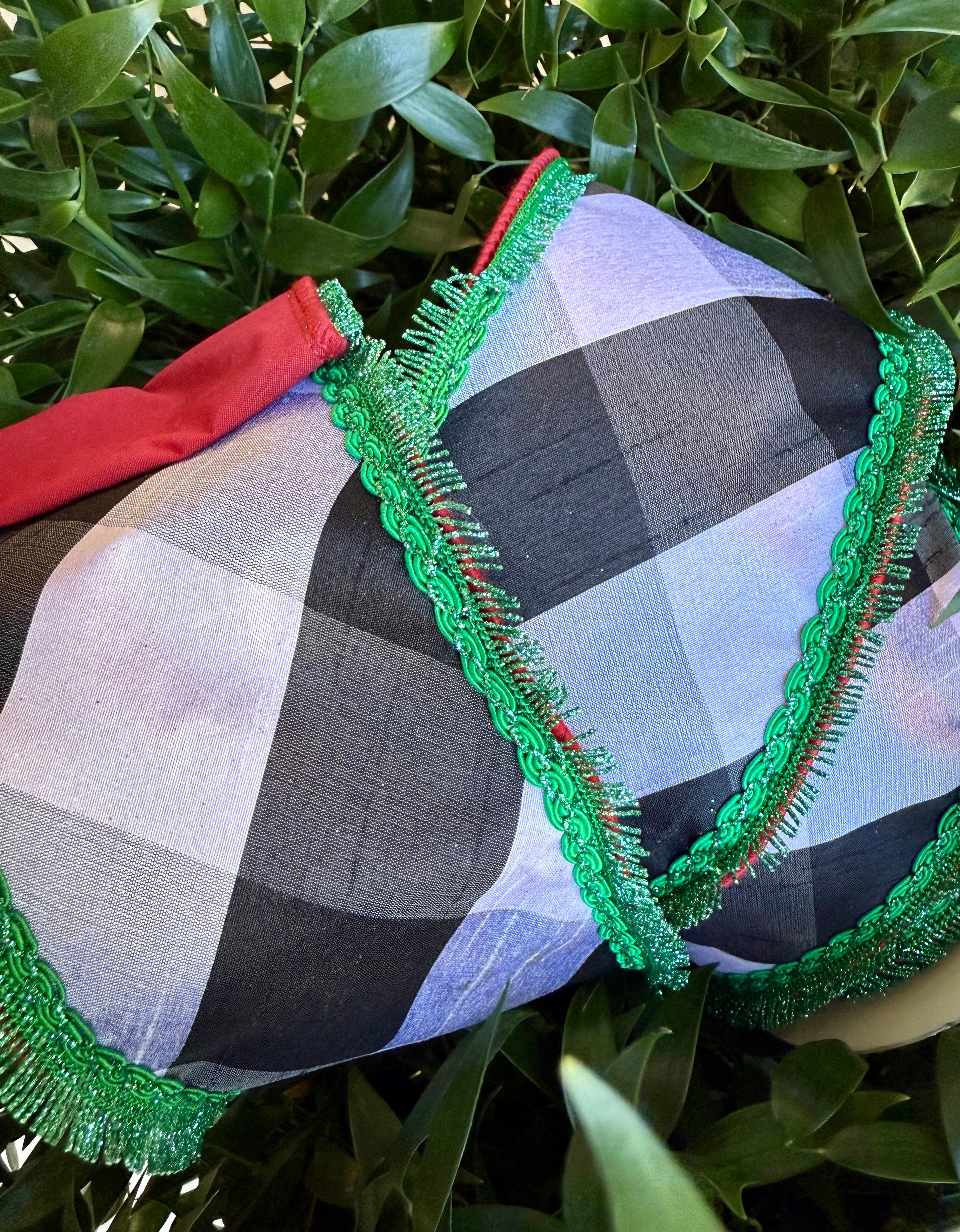 JME heavy wired ribbon. BLACK/WHITE Check Dupion with Green Fringe Tri ...